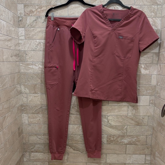 Figs | Pants & Jumpsuits | Figs Rose Color Scrub Set Small Tall Zamora ...